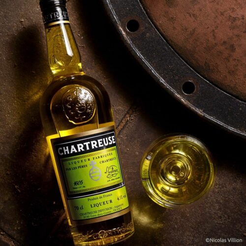 Chartreuse verte ou jaune : quelle différence ? Comment choisir ? [2025]